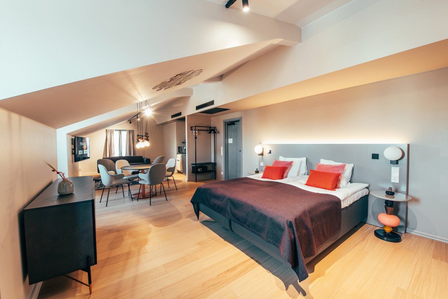 The Folks Hotel Konepaja – Modernia mukavuutta Helsingissä